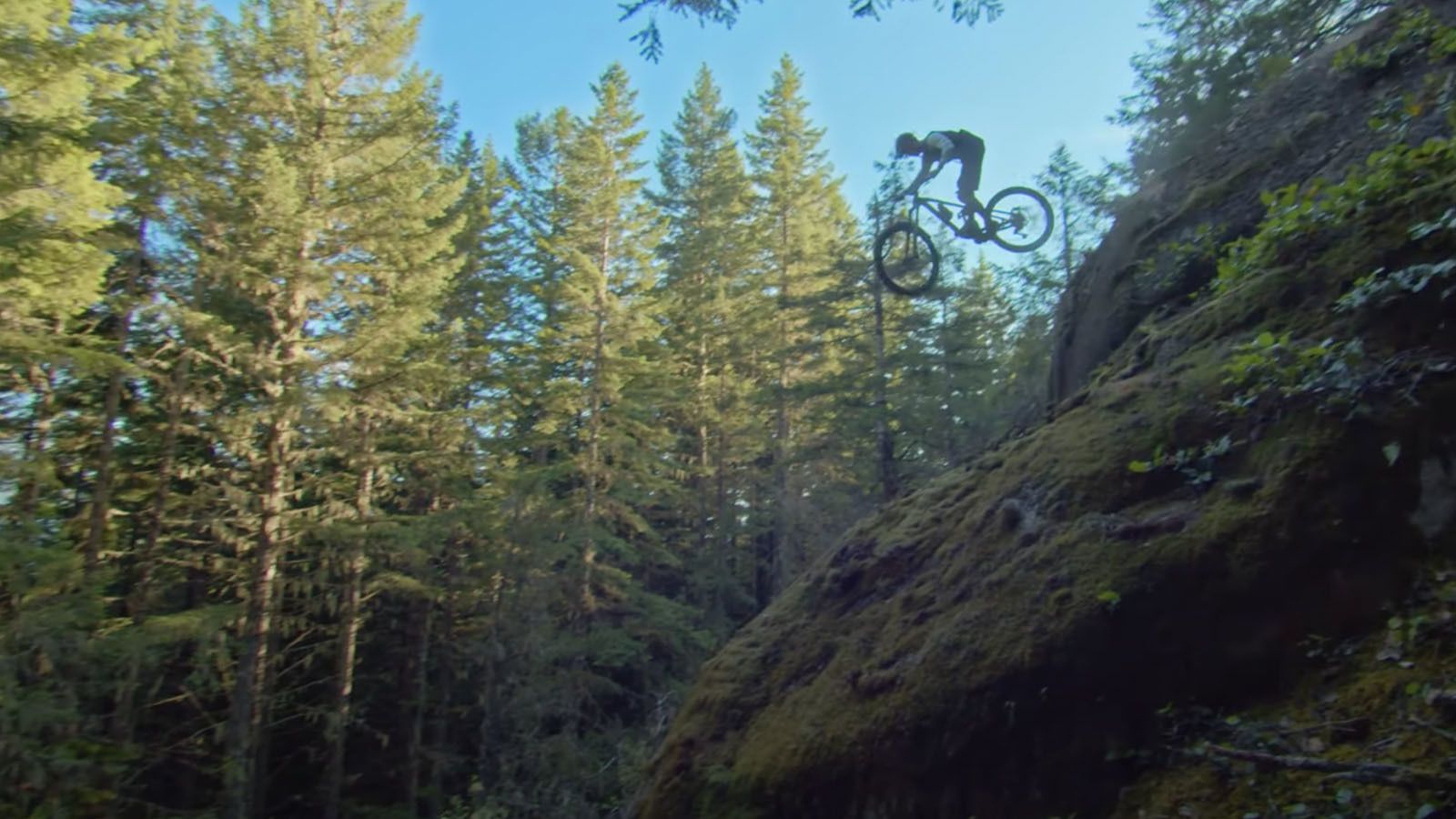 Drone vs. Downhill: espetacular exibição de Rémy Métailler [Video]