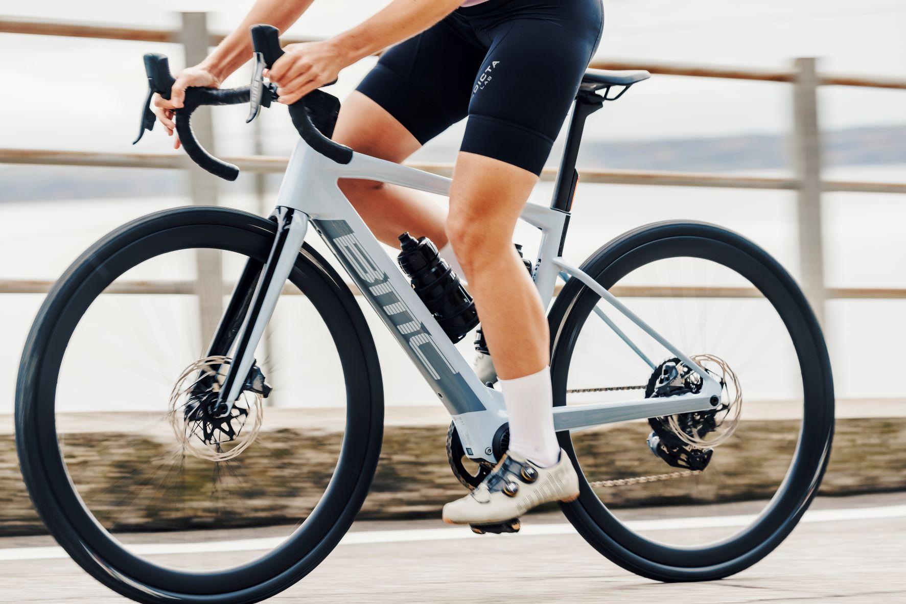 Nova BMC Roadmachine 01 AMP X 2023: para 'AMPliar' horizontes...? [com ...