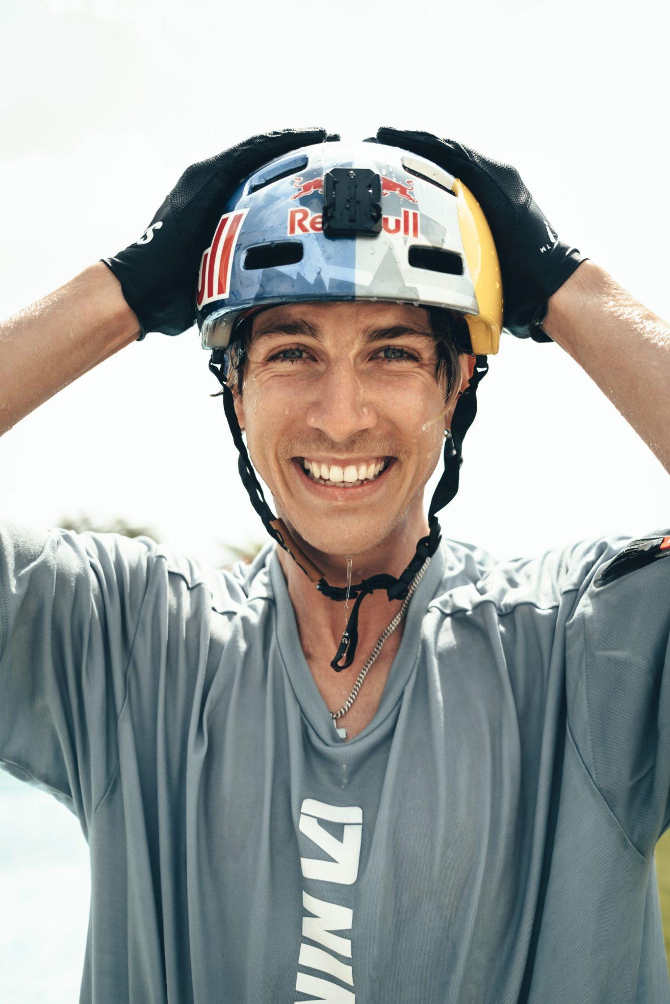 Fabio Wibmer em estilo jogo de consola: Grand Theft Bike [com vídeo ...