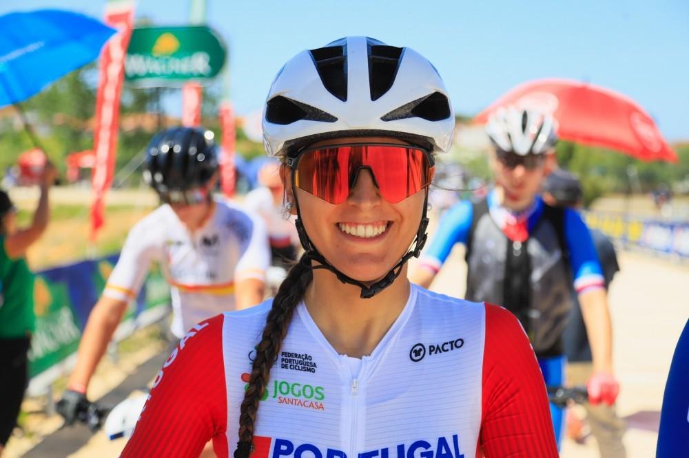 Mundiais de Ciclismo: Raquel Queirós termina no top-30 do XCC GoRide.pt