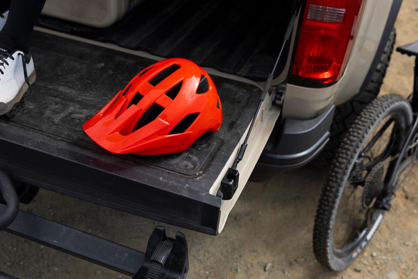 Novo capacete Giant Roost: o 'amigo' ideal para os trilhos
