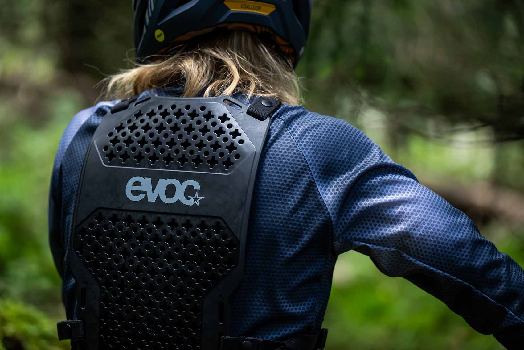 Novo Evoc Torso Protector com tecnologia Liteshield Flex GoRide.pt