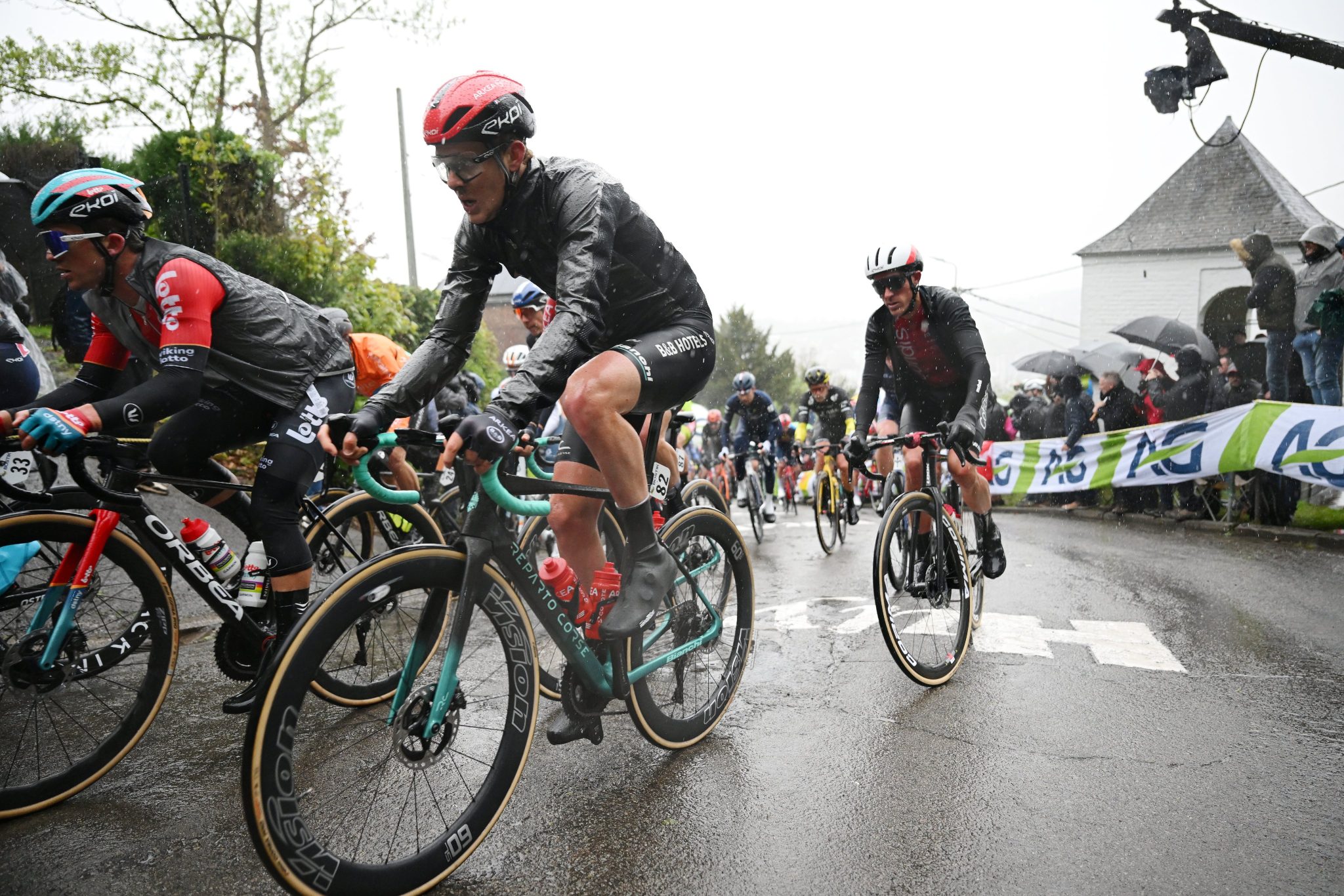 Flèche Wallonne: Emirates e INEOS com razia total e só Uno-X completa ...