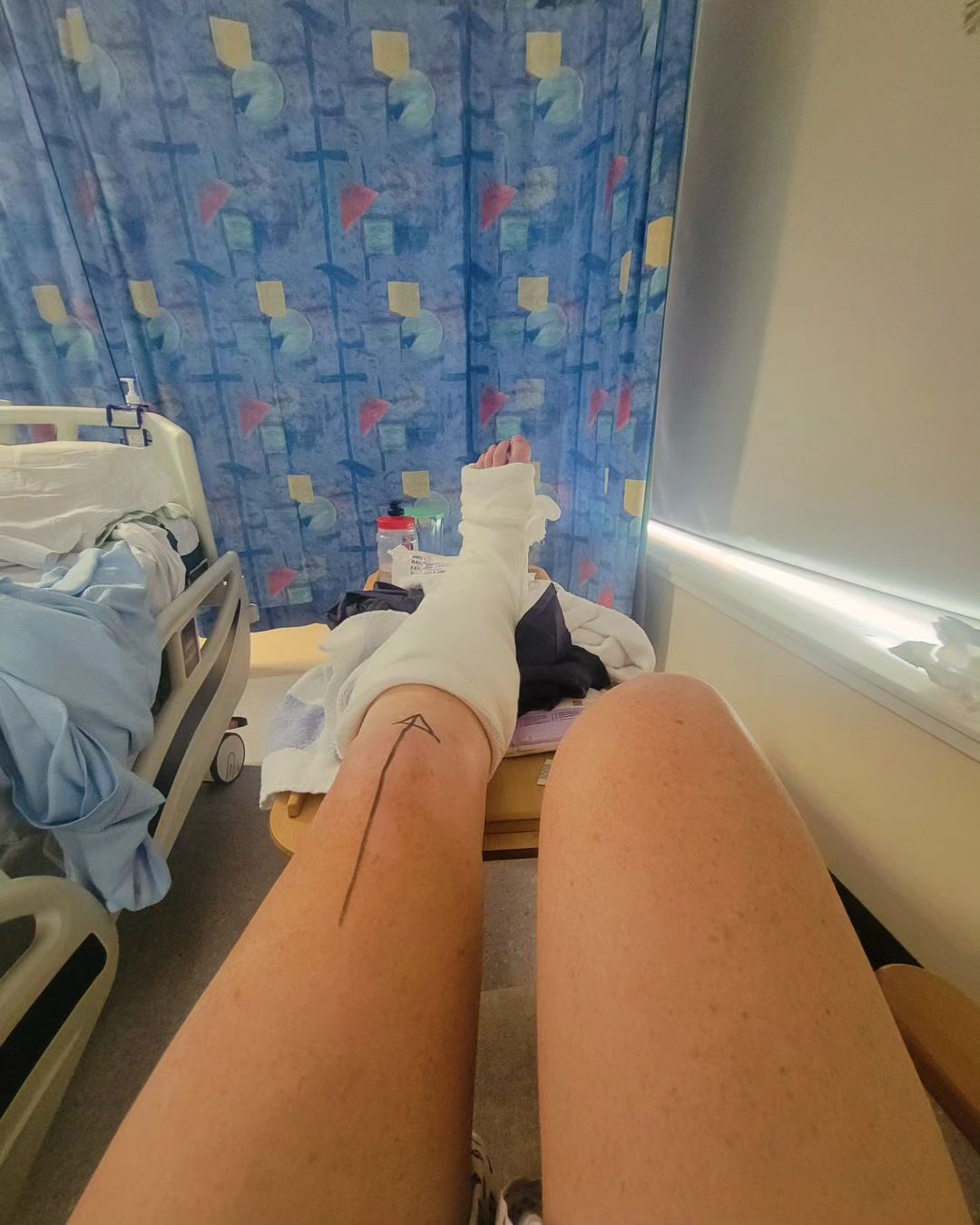 Pista: Katie Archibald fratura perna e falha Jogos Olímpicos GoRide.pt