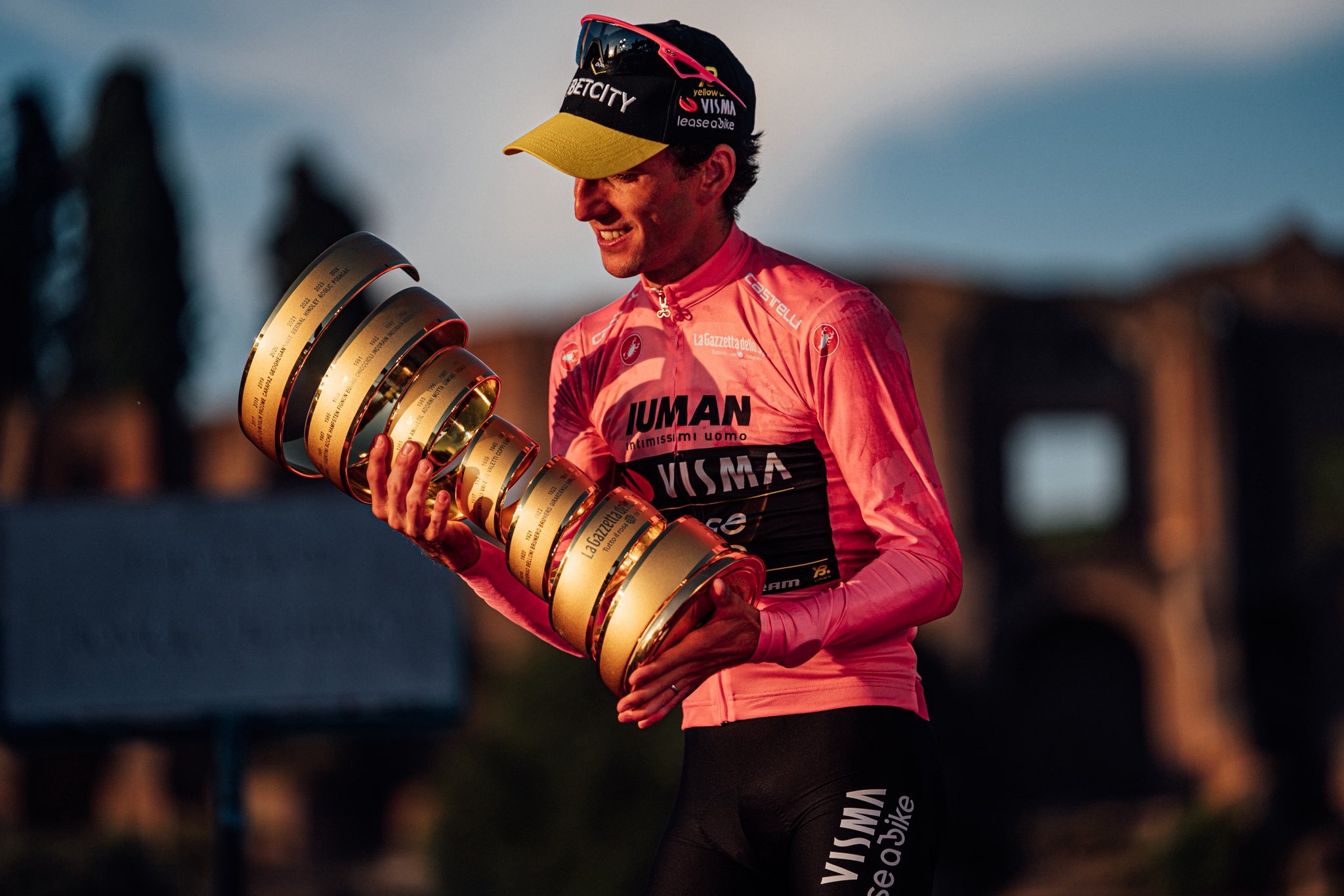 Simon Yates recorda etapa decisiva de Finestre no Giro: "Só gritava no ...